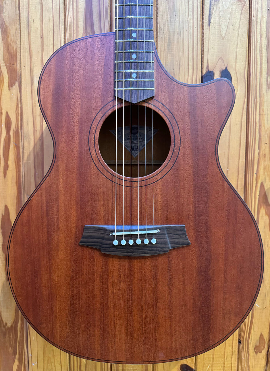 Cole Clark Guitars - Guitars & More Online | Guitar Brothers